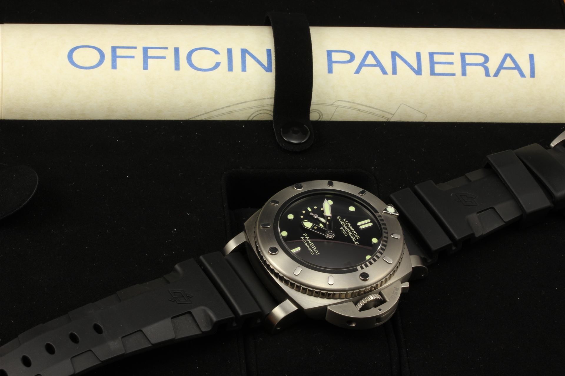 Panerai Submersible PAM 364 Limited Special Edition Titan 2500m ...