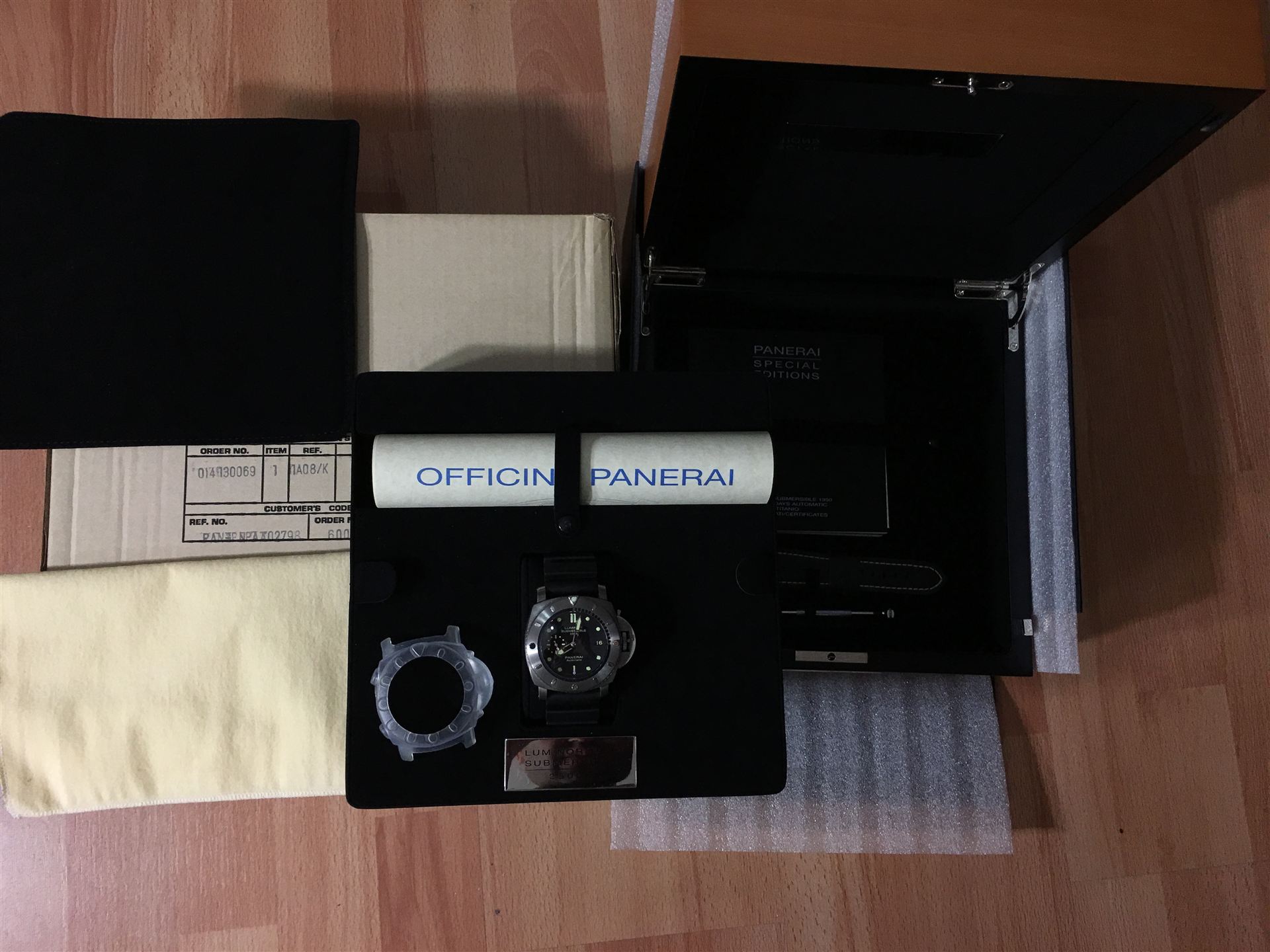 Panerai Submersible PAM 364 Limited Special Edition Titan 2500m ...