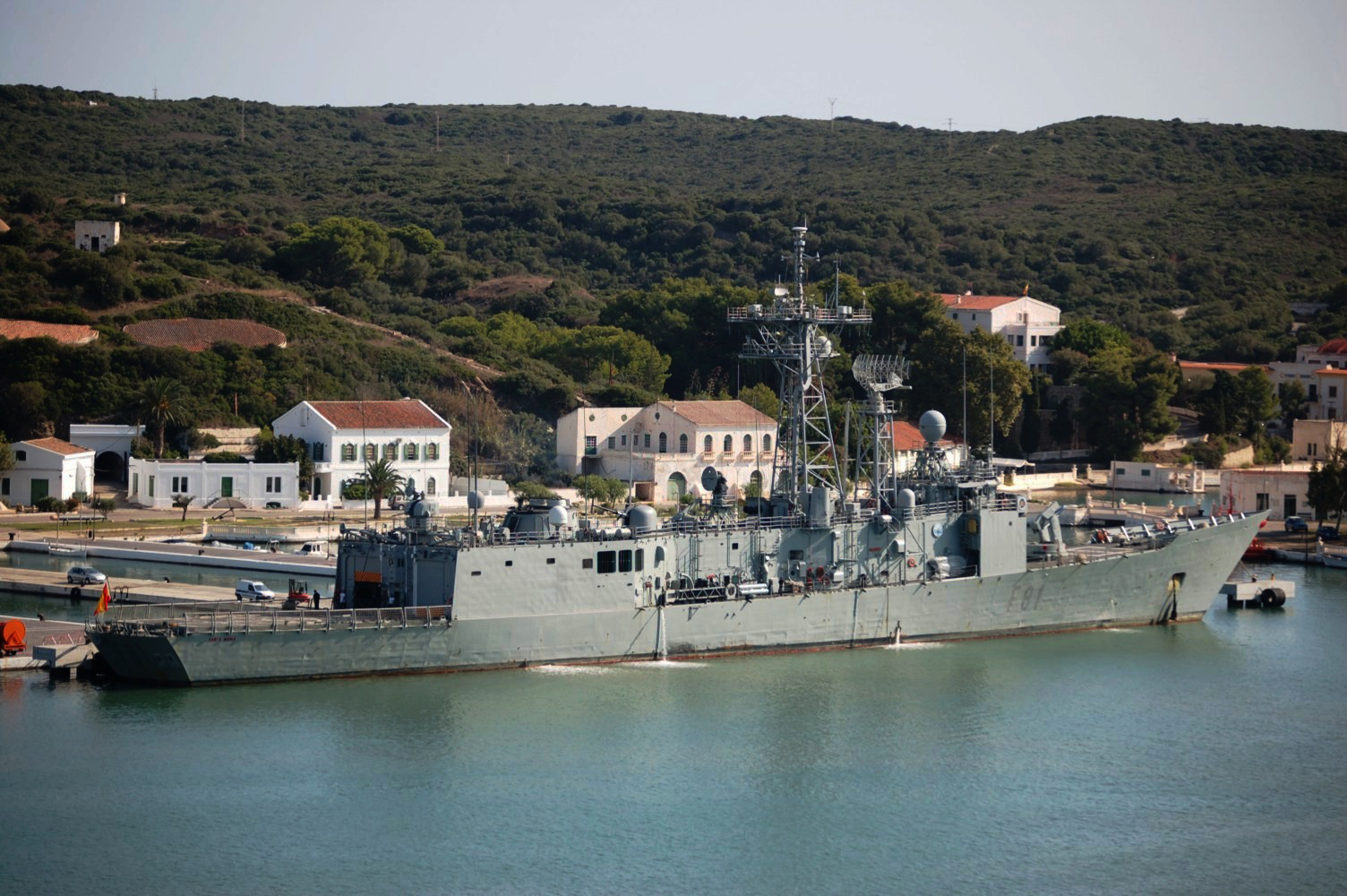Spanish_Frigate_Santa_Maria_(F81)-03.jpg