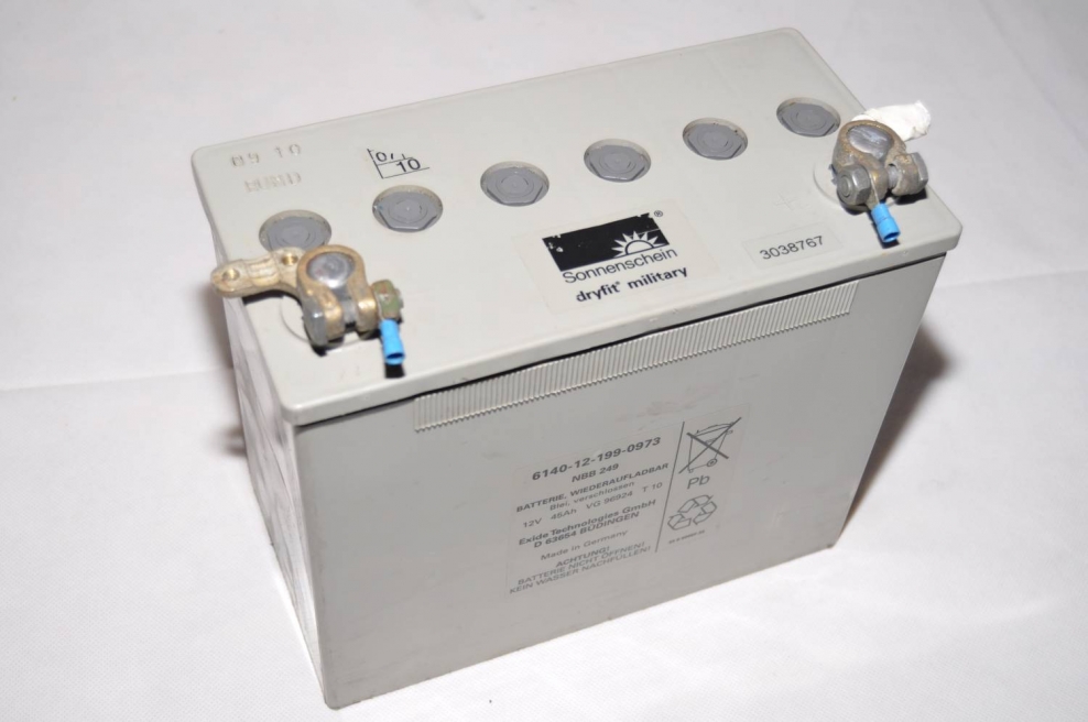 NATO Starterbatterie // Blei Batterie // Akku // 12V 45Ah / Ex ...