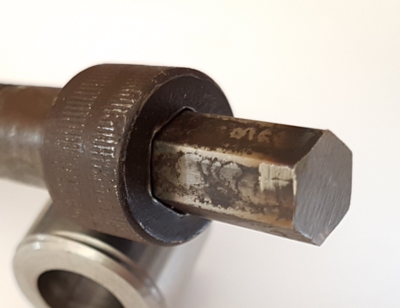 Captured allan bolt locking lever - HomemadeTools.net